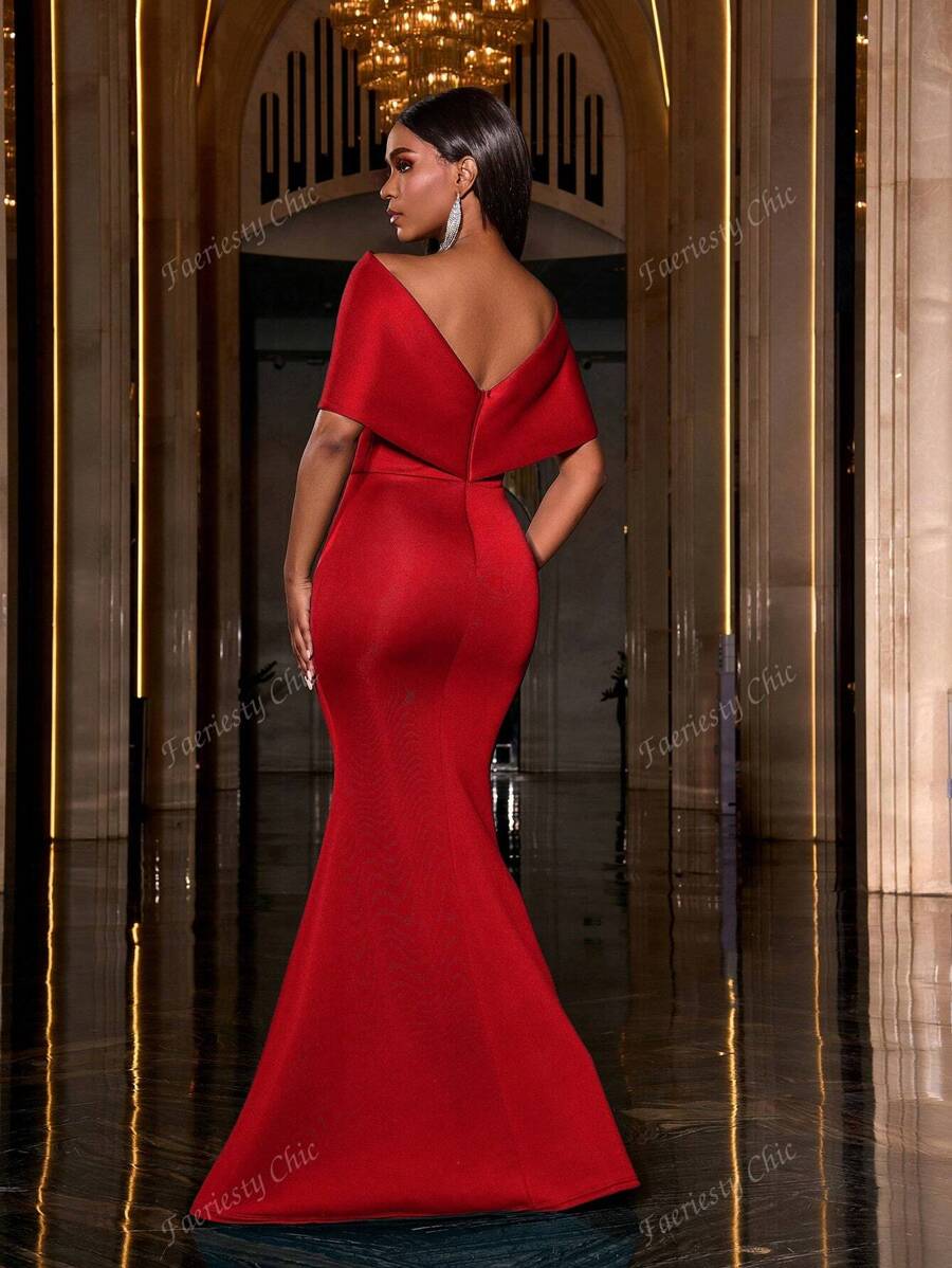 Robe de soirée formelle à épaules dénudées avec détail nœud et ourlet ...