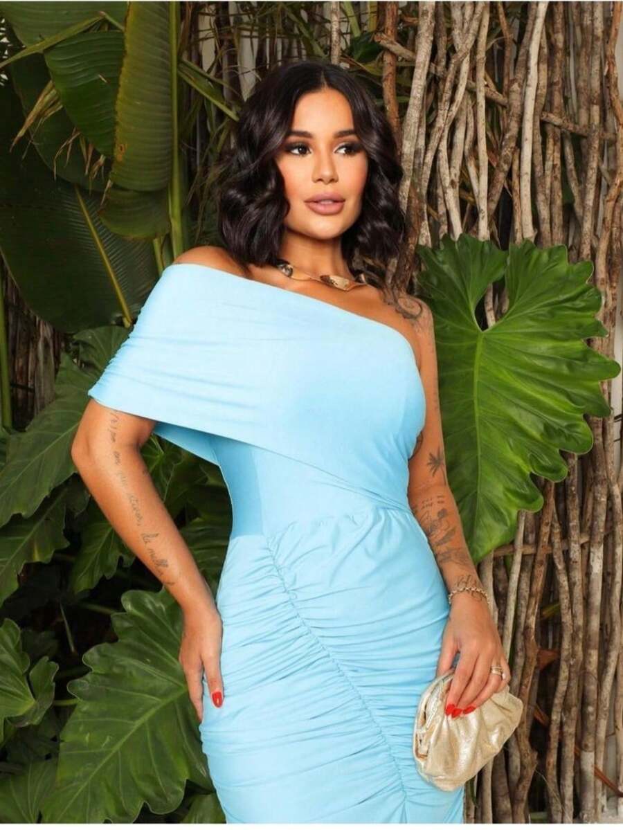 Charming Long Dress With Slit At The Hem And One-Sided Sleeves And That ...