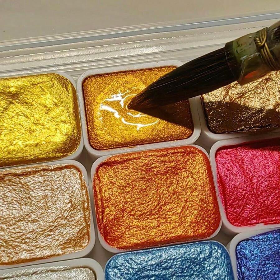 A Set Of 18 Colors Of Metallic Watercolor Paint Set - Portable ...