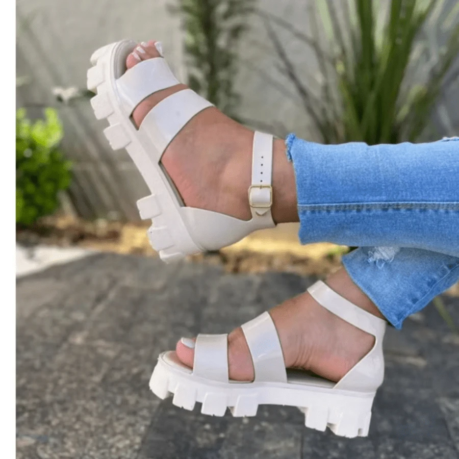 WOMEN'S SANDAL, TRACTORED MODEL, FASHION TREND, Launch 2024. | SHEIN ITALIA