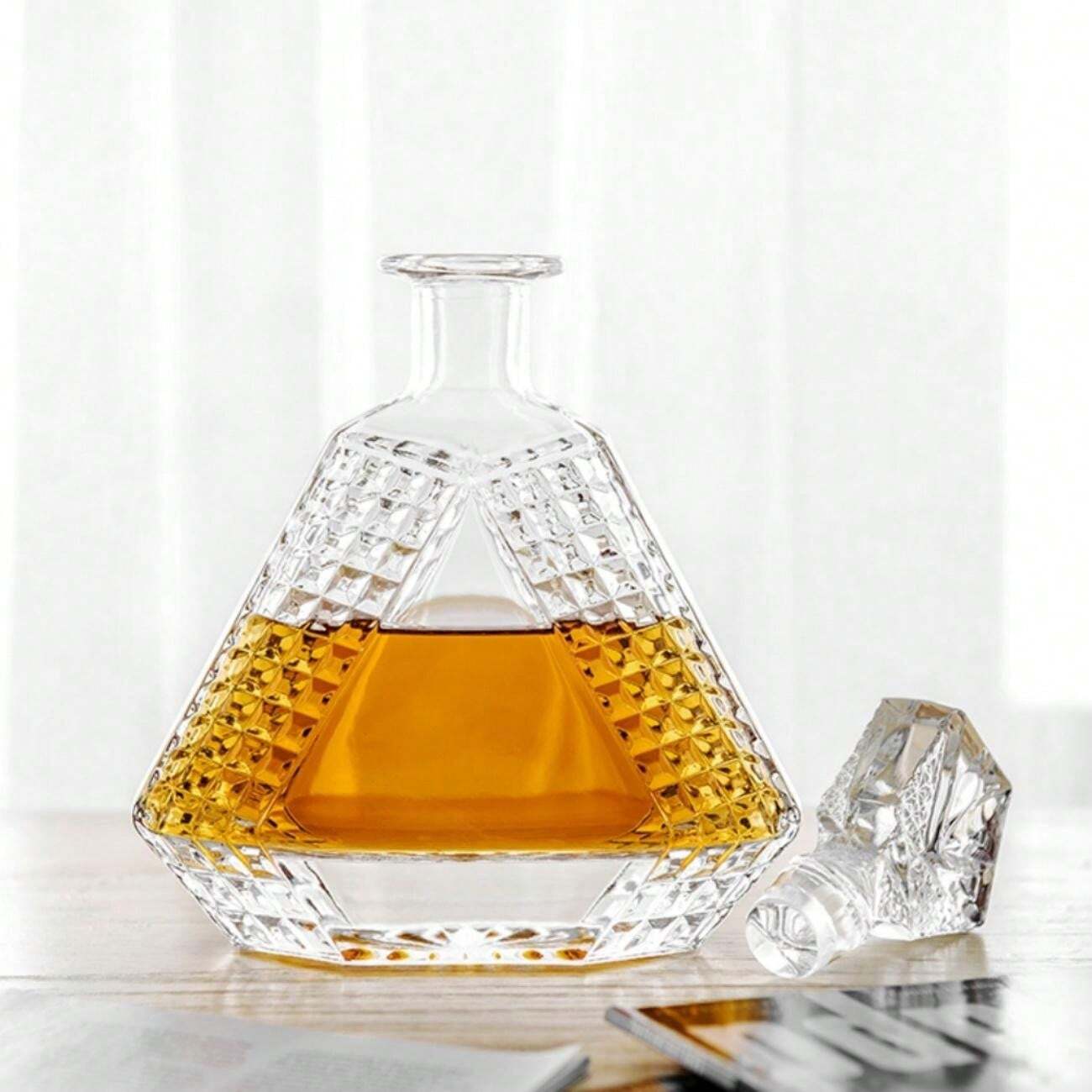 1pc 22oz Triangular Glass Decanter Whiskey Bottle With Stopper Classic ...