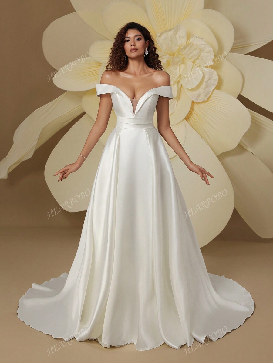 Vestido de Noite de Cetim com Ombros à Mostra, Decote Profundo em V e ...