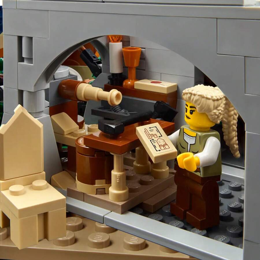 LEGO 10332 Medieval Town Square LEGO Icons Medieval Town Square ...