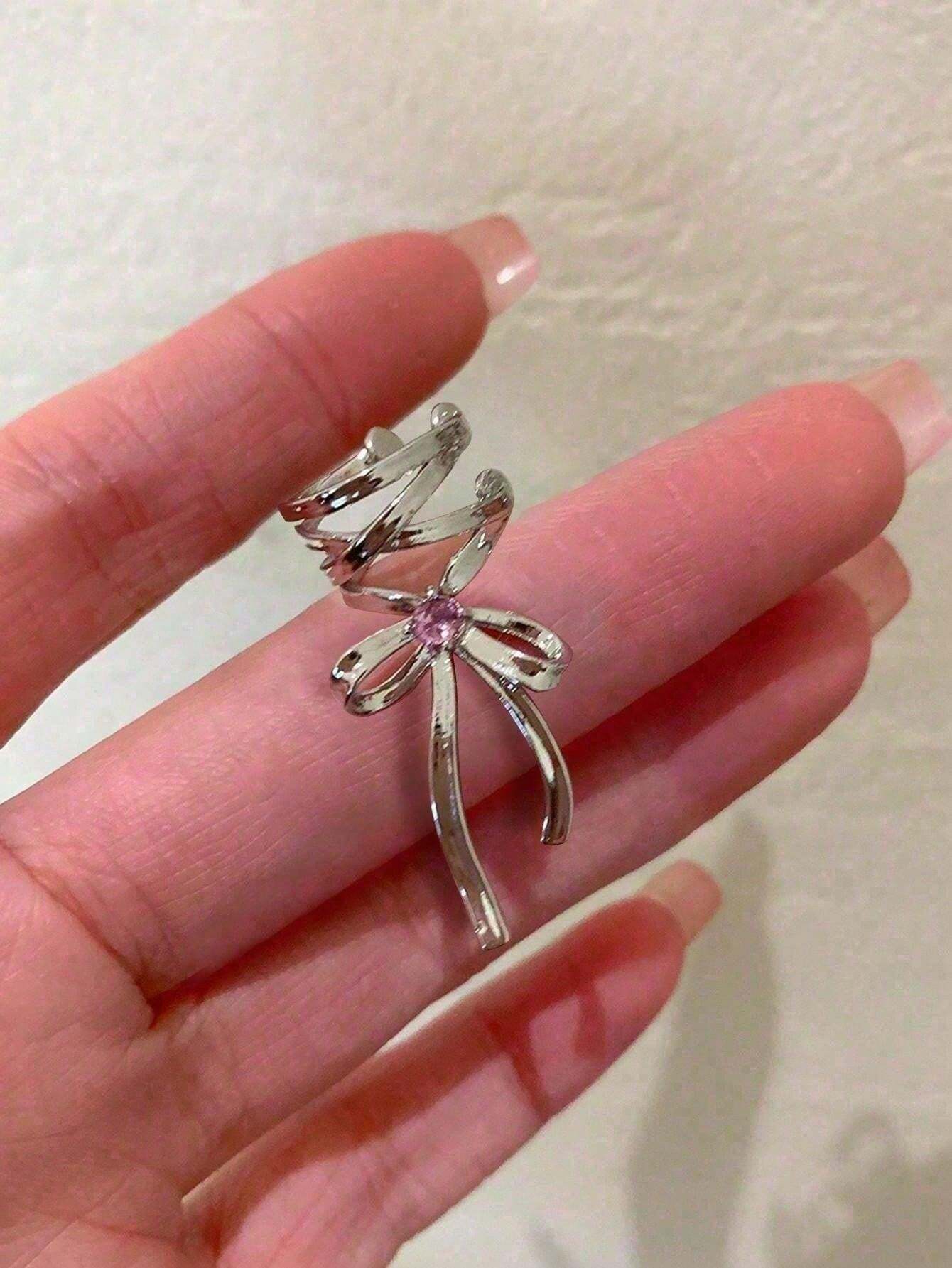 Silver Right Ear And Ear Bone Bone Bone Strap Bows And Ear Trimming ...