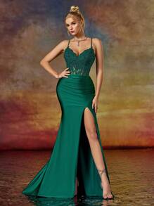 Abendkleid mit Spaghettiträgern und Spitzenaplikationen, Hochzeits ...