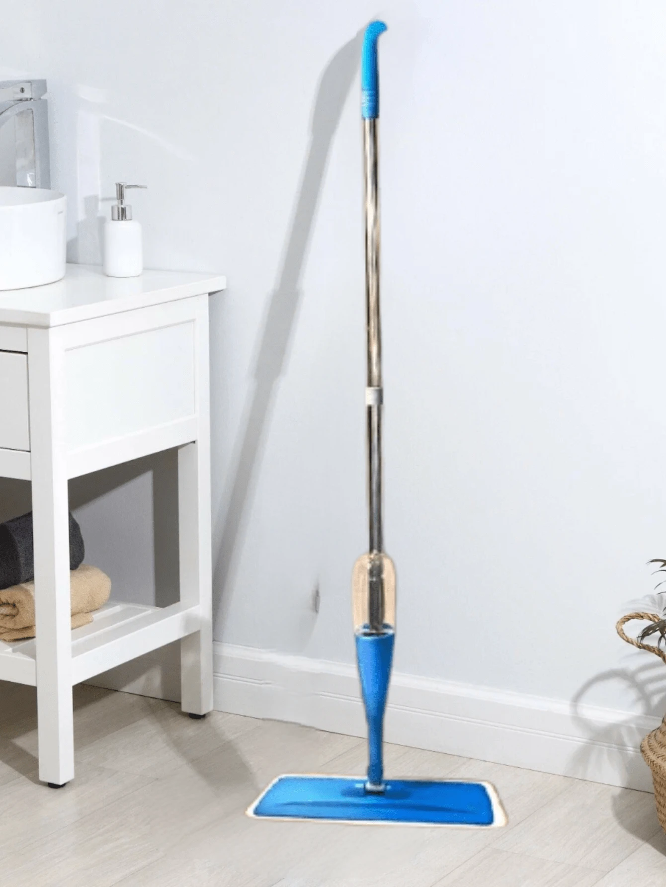 Spray Mop With Dispenser Reservoir Articulated Base Mop Cleaning Floor ...