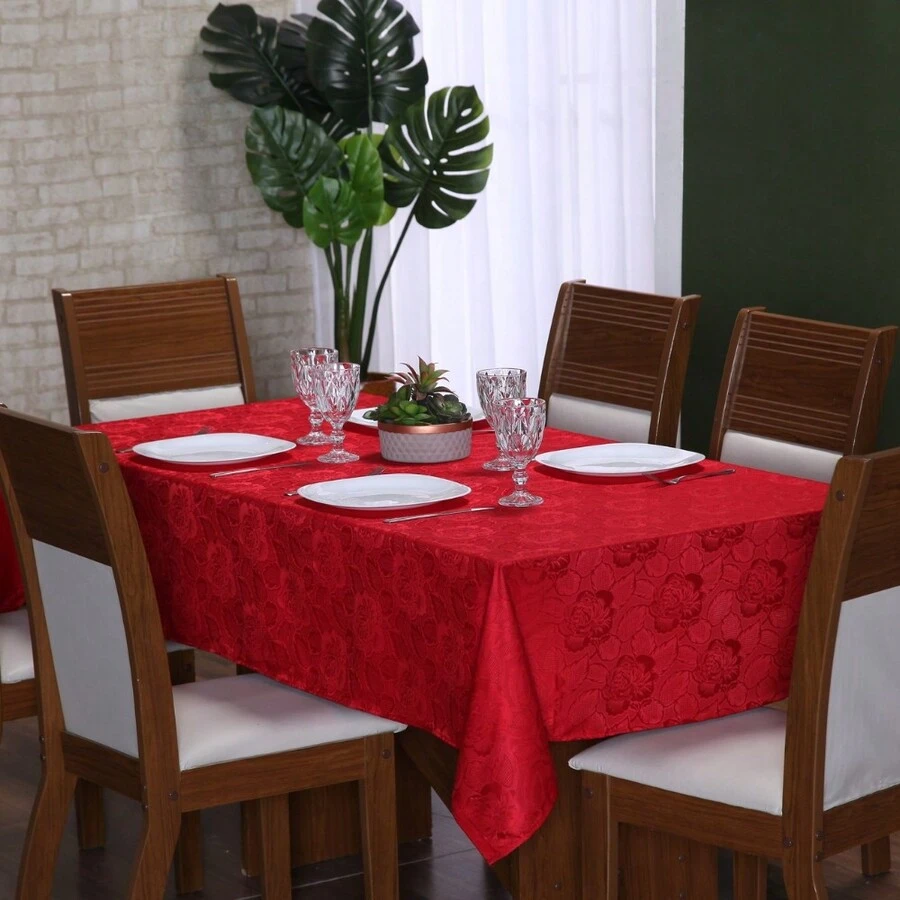 Charm Of Detail Oxford Dining Room Tablecloth With Assorted Christmas ...