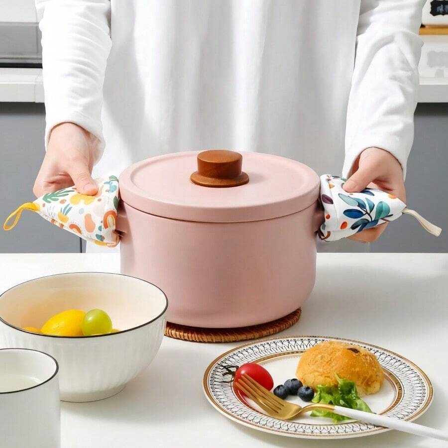 Kitchen Essential - Triangular Shape, Heat-Resistant & High-Temperature ...