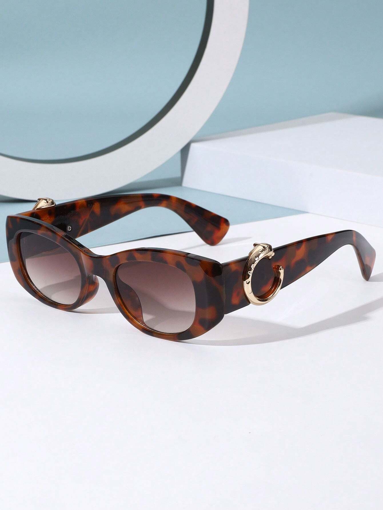 A Pair Of European And American Sexy Fashion Unisex Glasses Fashion ...