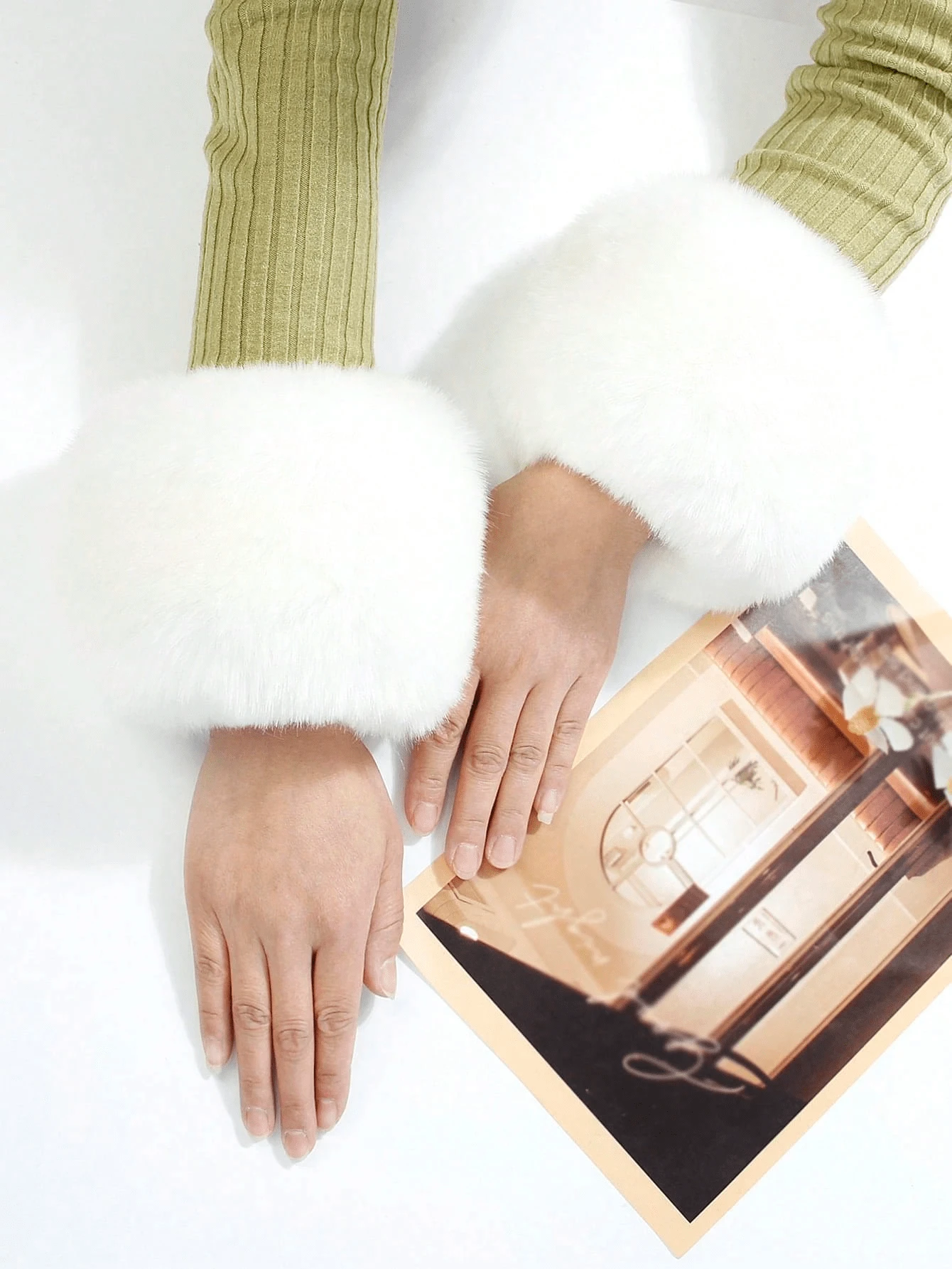 Elegant Faux Fur Warm Sleeves, Soft Fluffy Wrist Cuffs For Winter ...