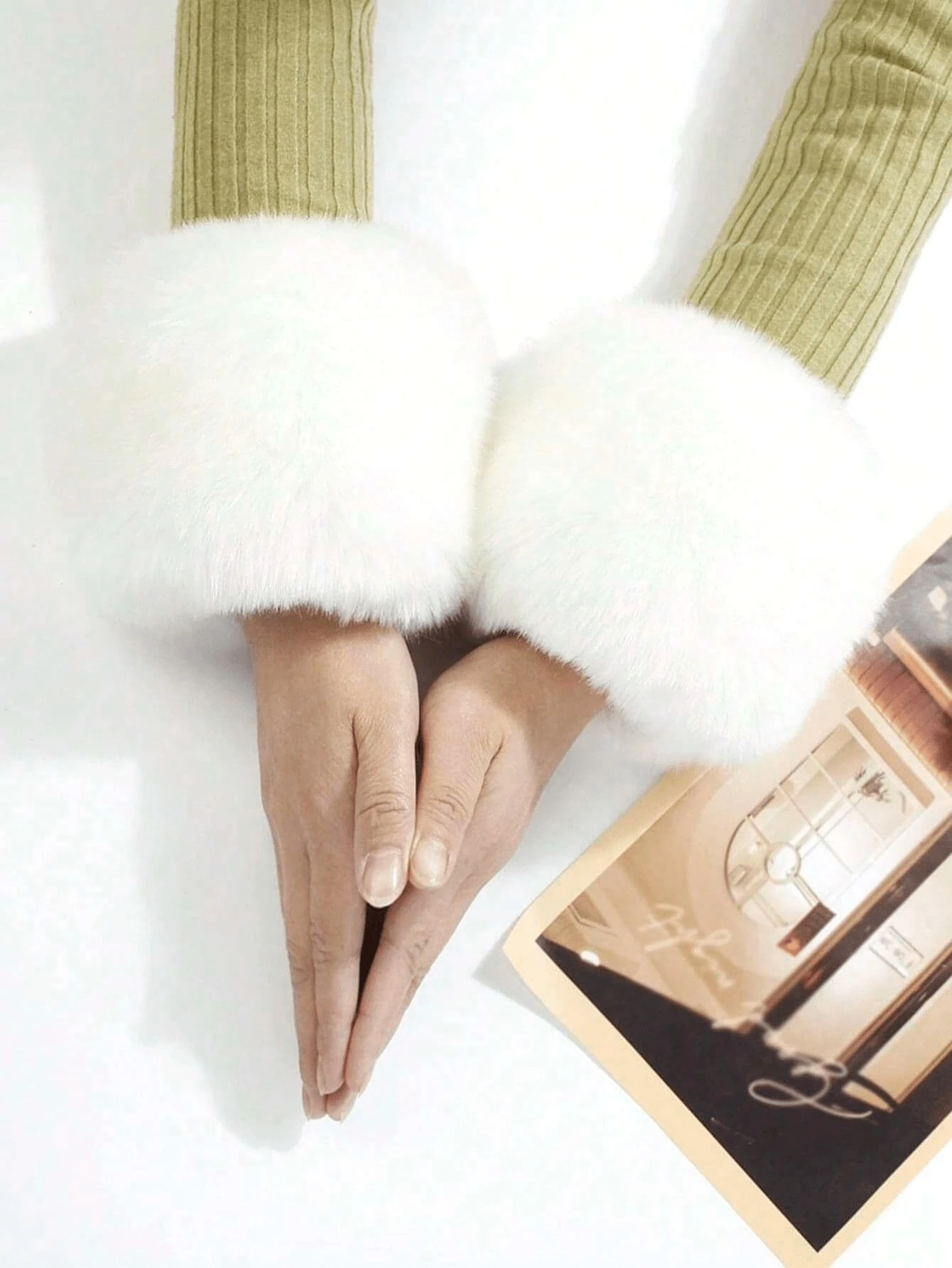 Elegant Faux Fur Warm Sleeves, Soft Fluffy Wrist Cuffs For Winter ...