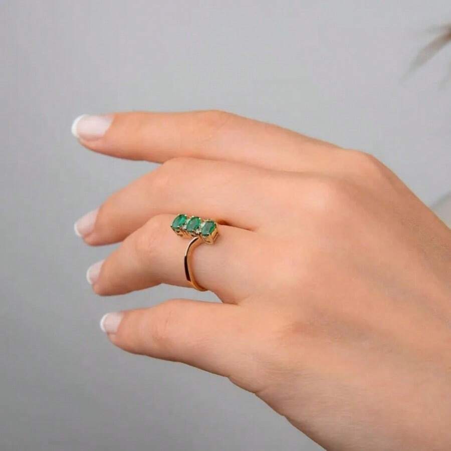 1pc Minimalist Elegant Green Inlaid Women's Ring, Proposal Engagement ...