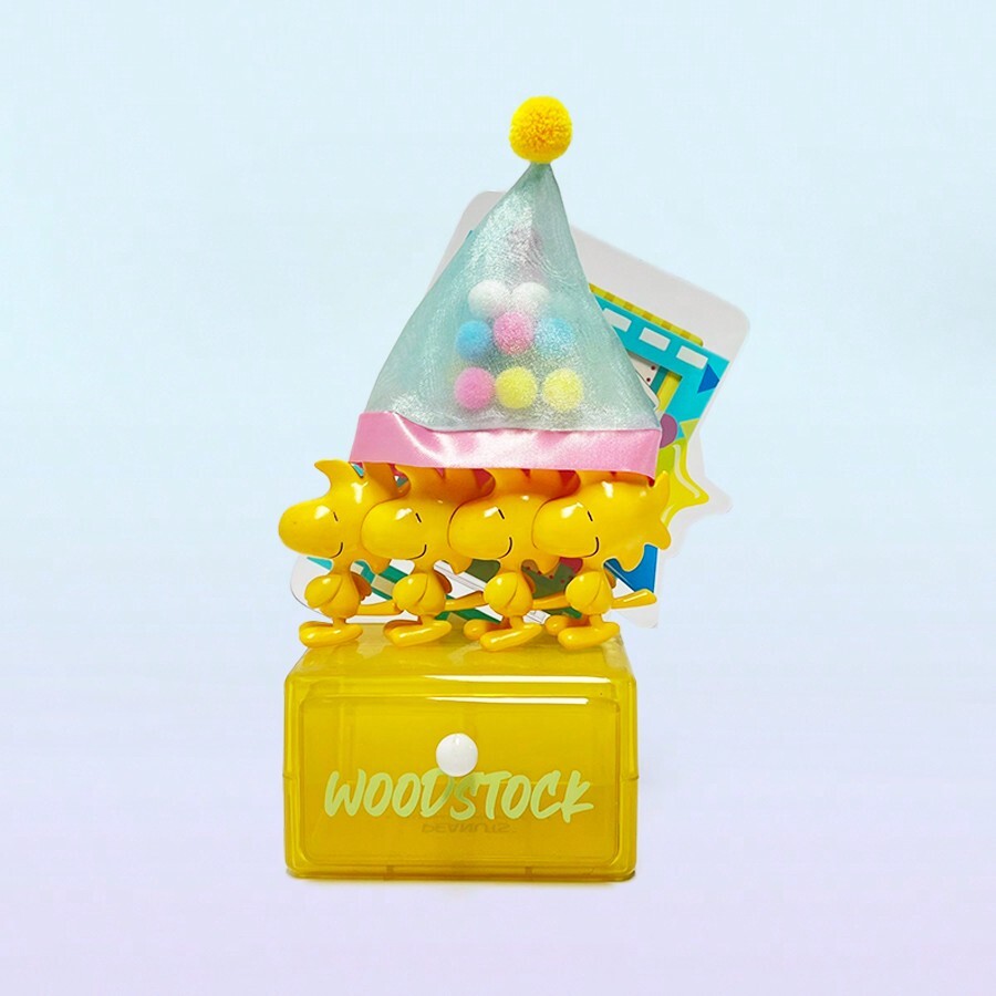 Miniso Snoopy Toy Party Theme Blind Box Swing New Hand -Office Toy Is ...