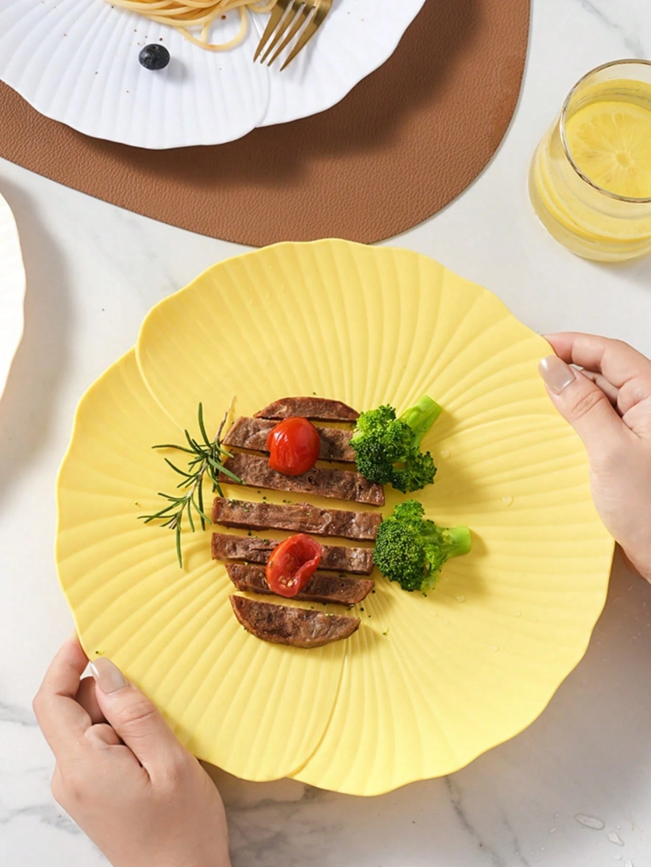 Creative Petal Shape Dinner Plate, Home Use Dishes For Steamed Fish ...