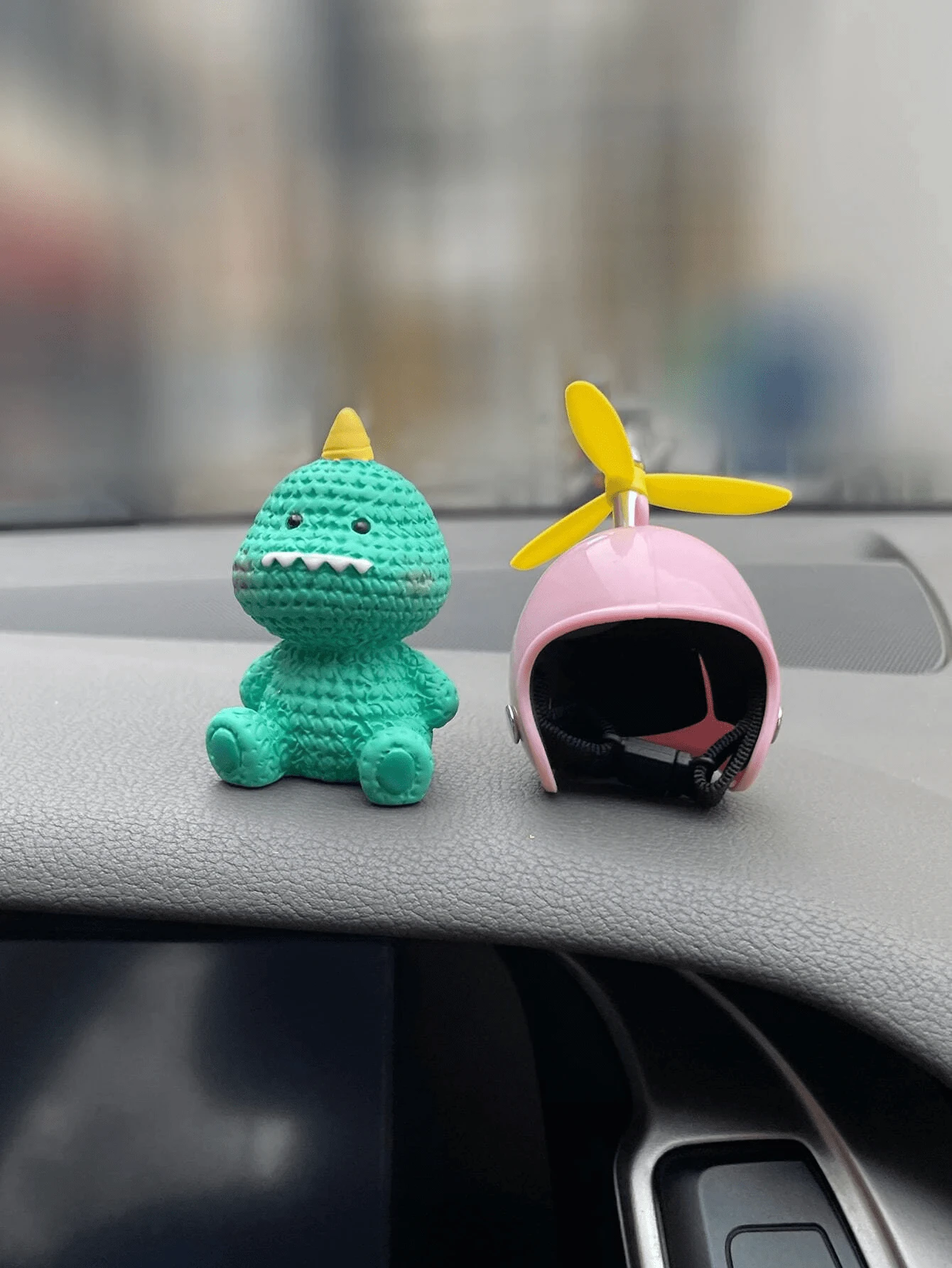 Cute Dinosaur Design Car Ornament With Helmet, Cute Car Decor ...