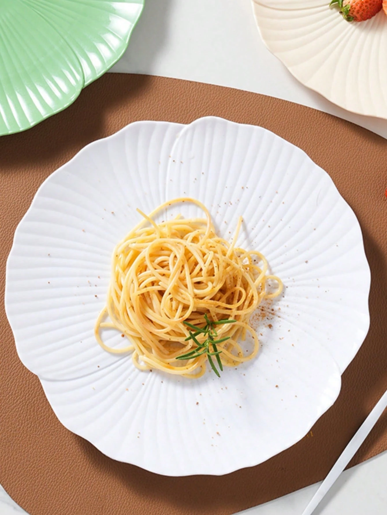 Creative Petal Shape Dinner Plate, Home Use Dishes For Steamed Fish ...