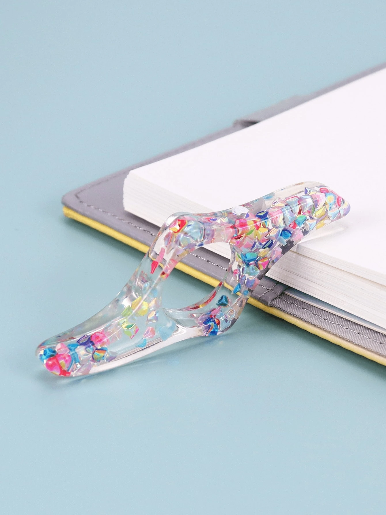 multibey 1pc Colorful Acrylic Triangle Prism Bookend, Reading Aid With ...