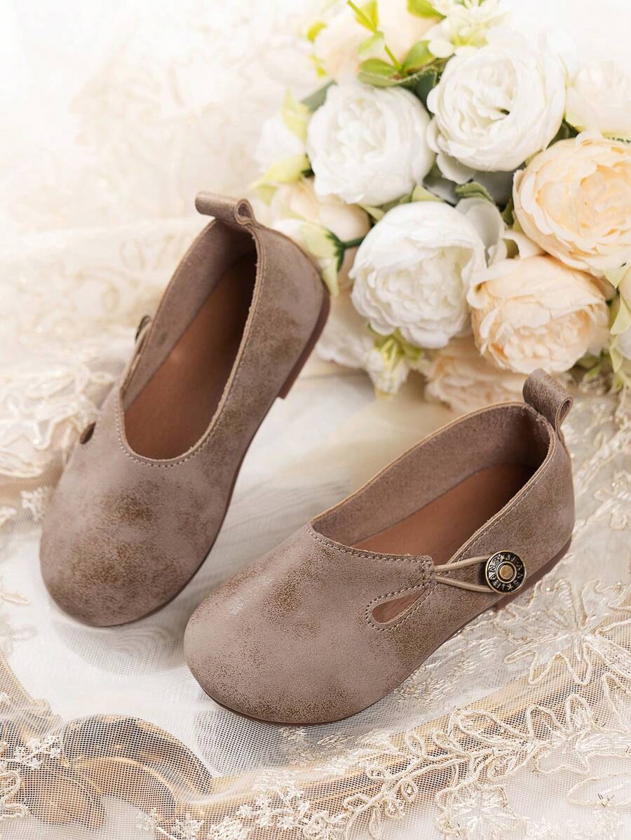 A Pair Of Beautiful, Fashion, Boys And Girls Shoes, Dance Shoes, A Slip-On, Girls With The Trend ...