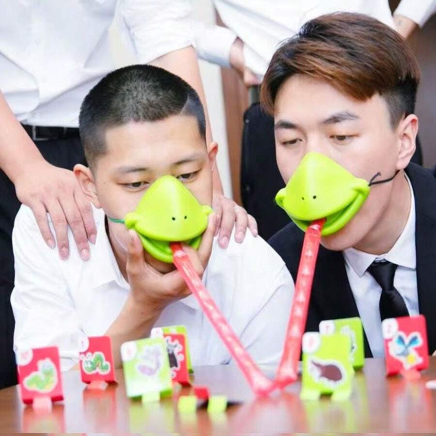 Giocattolo a bocca di rana con stile casuale, compatto e leggero ...