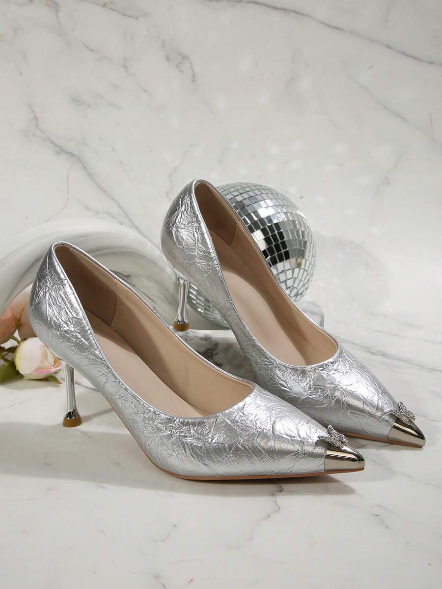 Escarpins à bout pointu avec accent métallique, style français. Talons ...