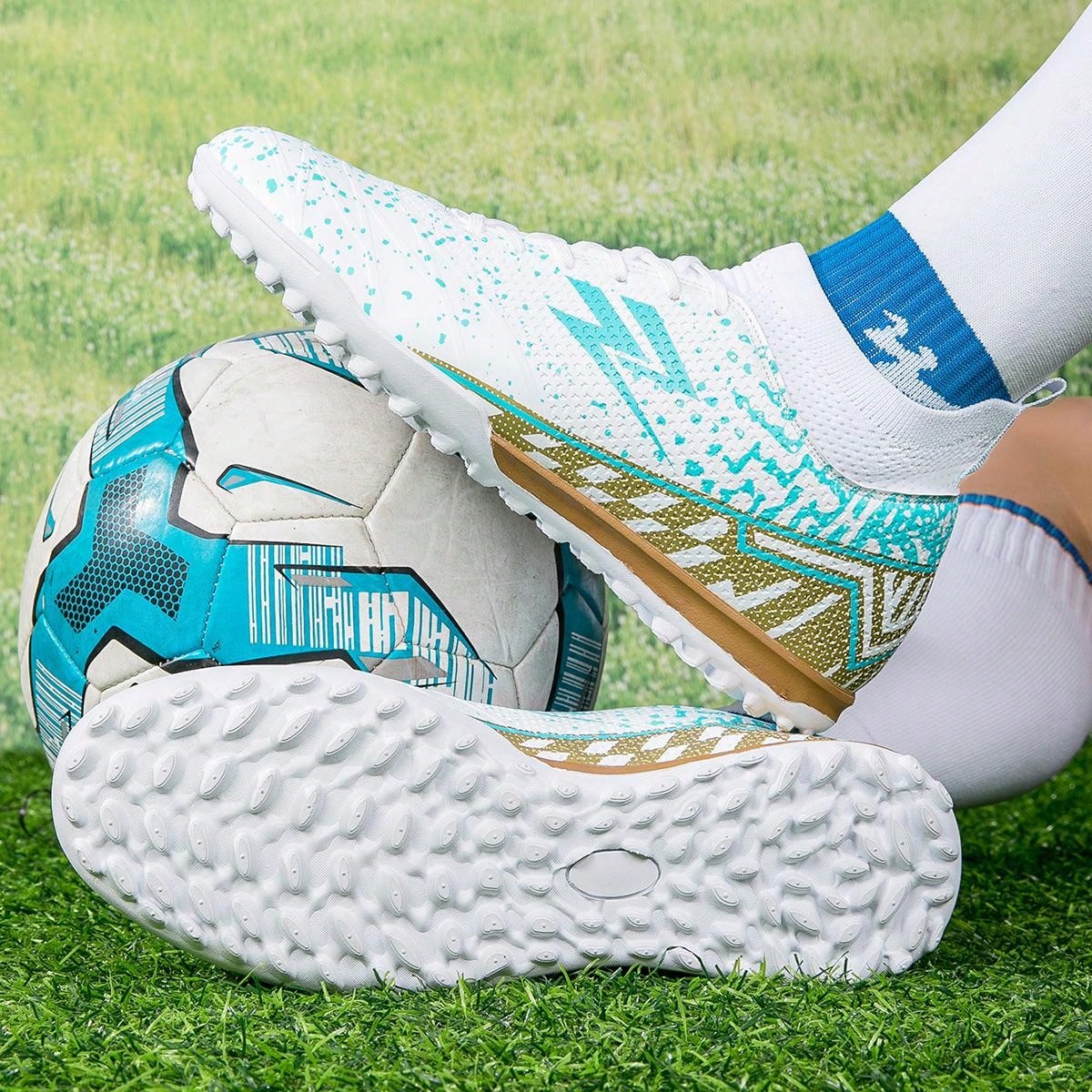 Men's Soccer Shoes With Non-Slip Spikes Low-Tops Lace-Up Indoor Futsal ...