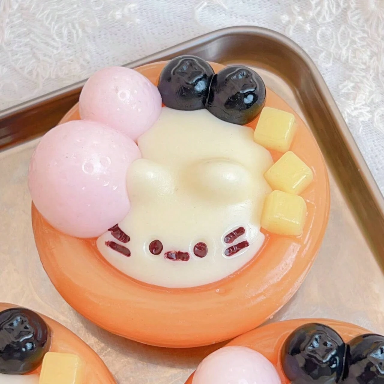 New Creamy Cream Puff Shape Squishy Toy With Cat Design, Soft Silicone ...