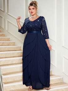 Maxikleid mit V-Ausschnitt, Pailletten, Blumen-Spitze, Rüschen-Saum aus ...