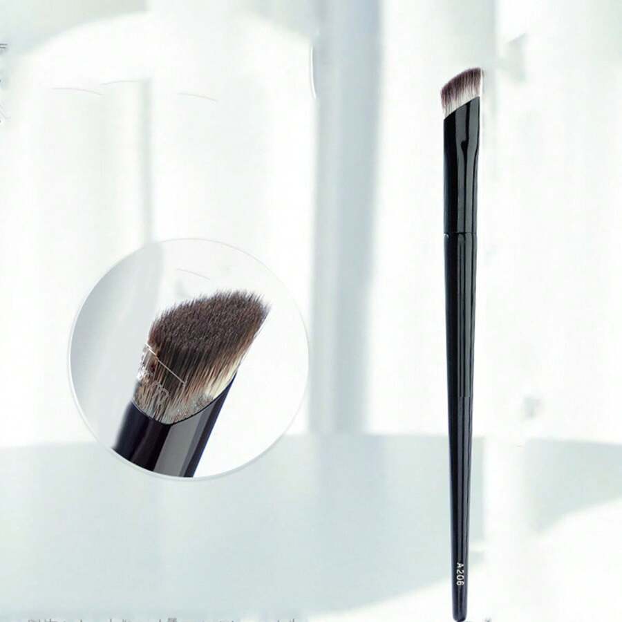 Small Triangle Makeup Brush, Brightening Brush, Concealer Brush ...