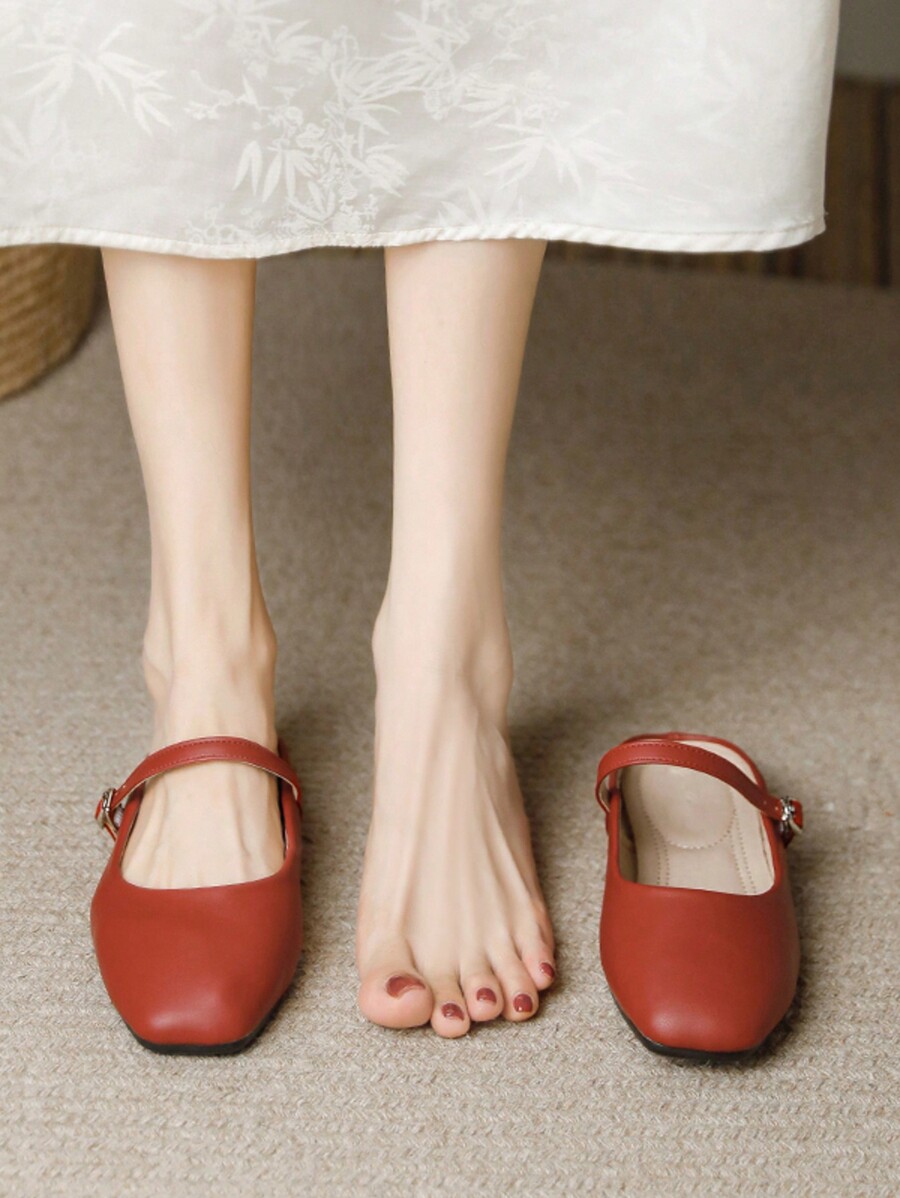 Femmes Chaussures plates carrées rouges à talon peu profond ...