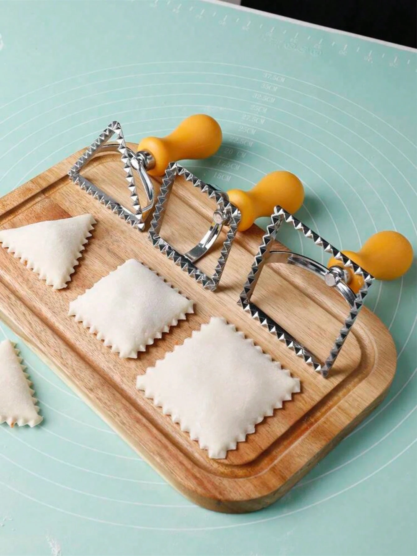 Ravioli Cutter Pastry Press Mold Dumpling Lace Embossing Device Ravioli ...