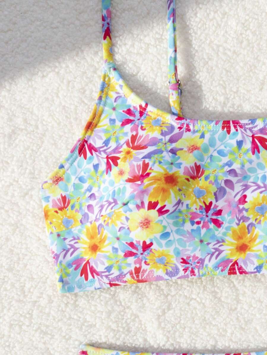 Fashionable, Cute, Elegant And Ladylike Split Swimsuit With Floral ...