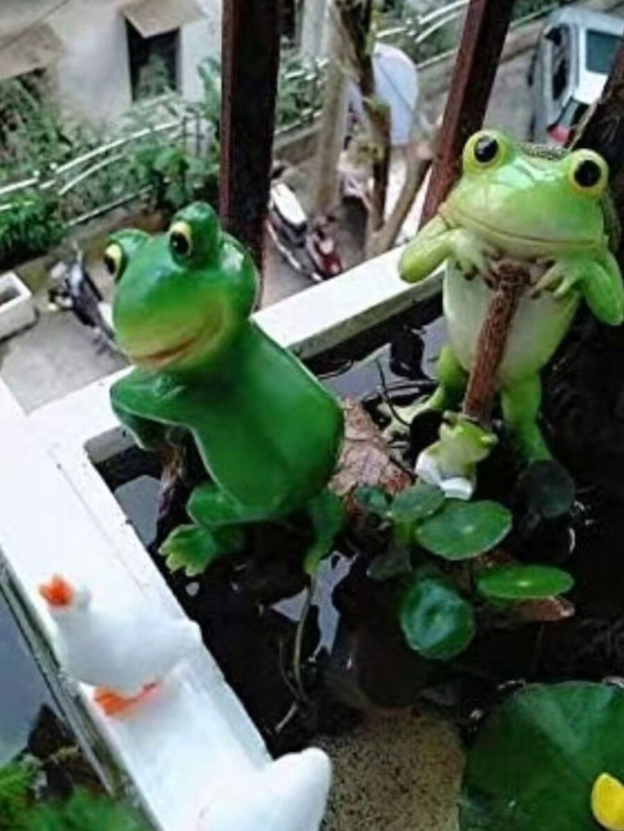 Cute Frog Statue Hanging Animal Statue, Resin Pot Climbing Sculpture ...