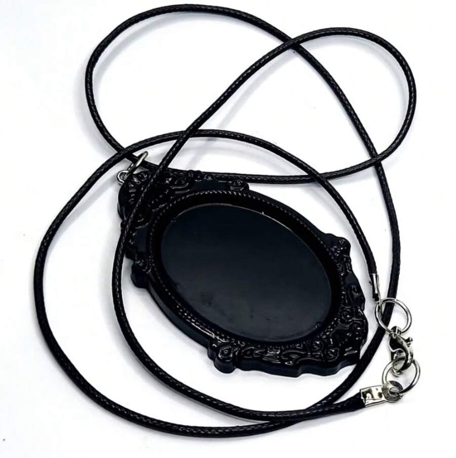 Lindo Colar Pingente Arte Chuck O Boneco Assassino Resinada | SHEIN Brasil