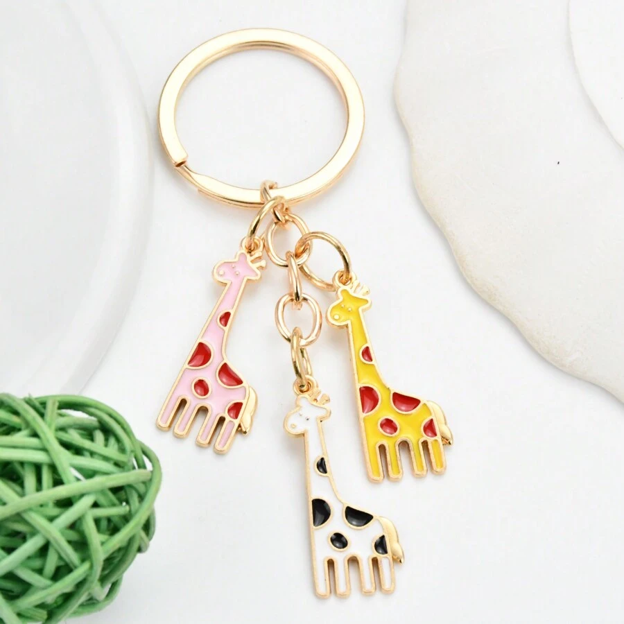 Fashionable And Stylish Giraffe Keychain, Simple And Creative Campus ...