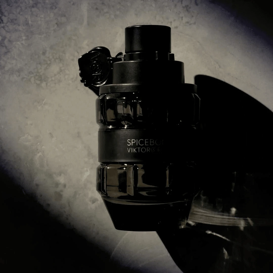 Viktor&Rolf - Spicebomb Eau De Toilette - Woody & Spicy - Cologne For ...