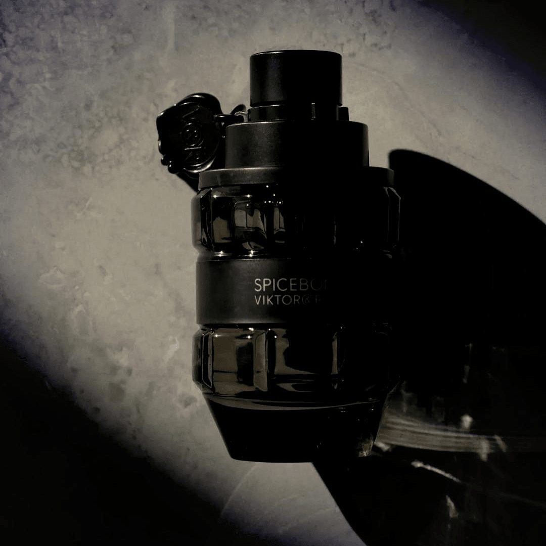 Viktor&Rolf - Spicebomb Eau De Toilette - Woody & Spicy - Cologne For ...