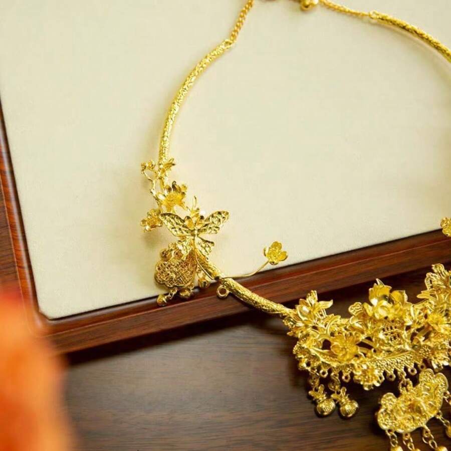 Cadeau de Saint Valentin. Nouvelle mariée chinoise pompons en or pur ...