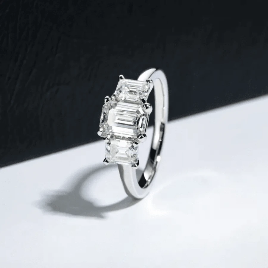 Luxurious And Elegant Promise Ring With Shimmering Cubic Zirconia ...