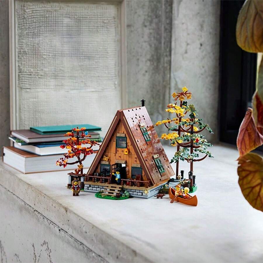 LEGO LEGO 21338 Ideas A-Frame Cabin Collectible Display Set, Buildable ...