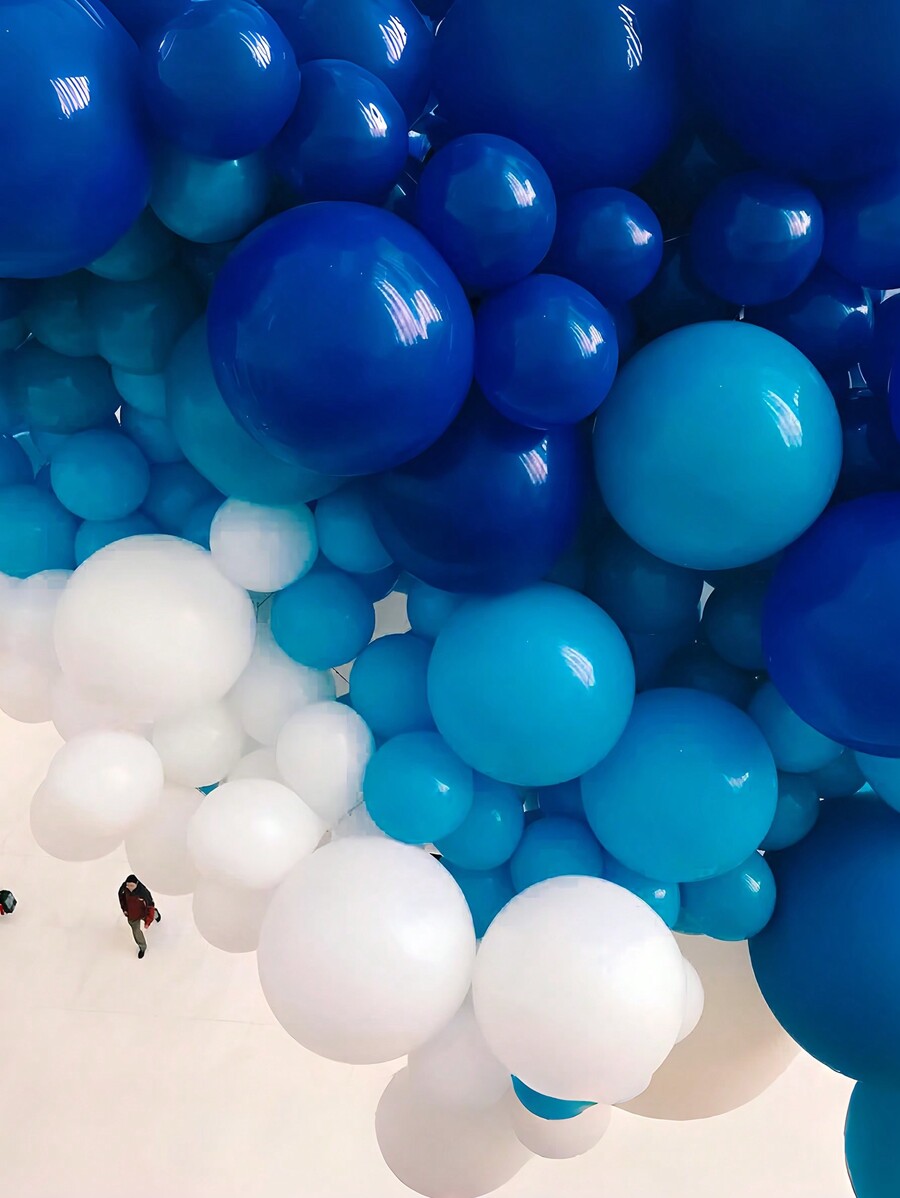 140 Balloons In Different Sizes, 18 Inches, 12 Inches, 10 Inches, And 5 ...
