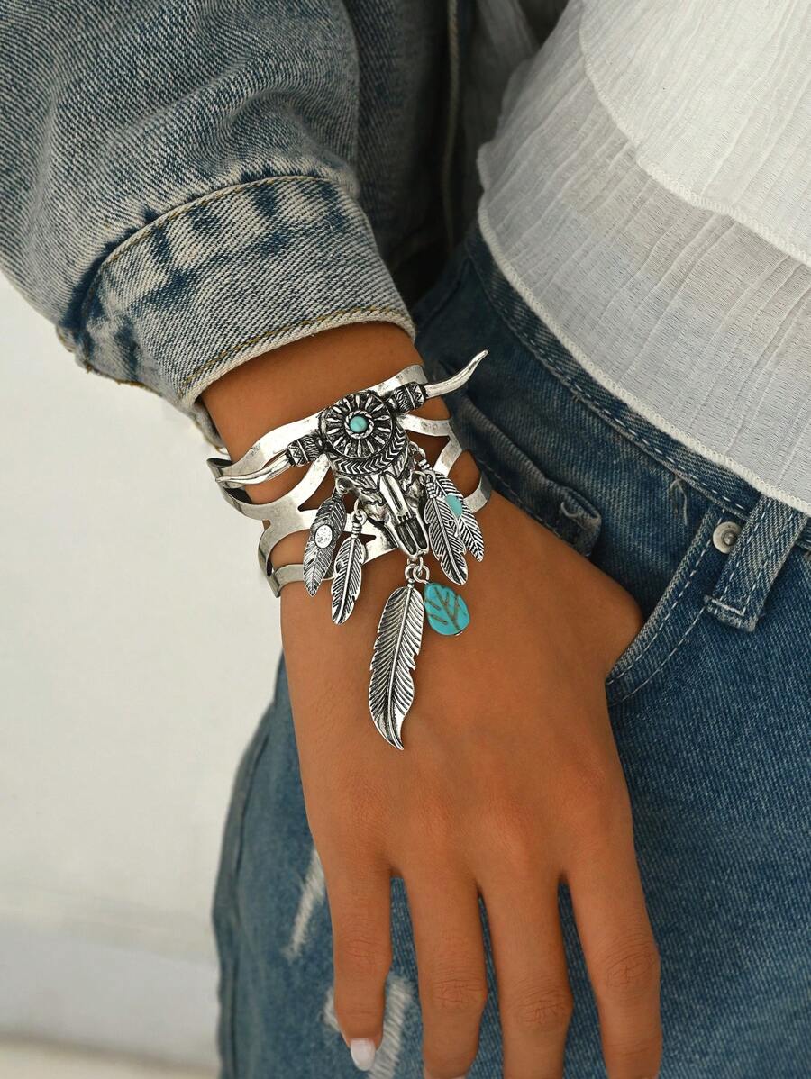 A Multi-Layered Heavy-Duty Bull Head Multi-Element Design Bohemian ...