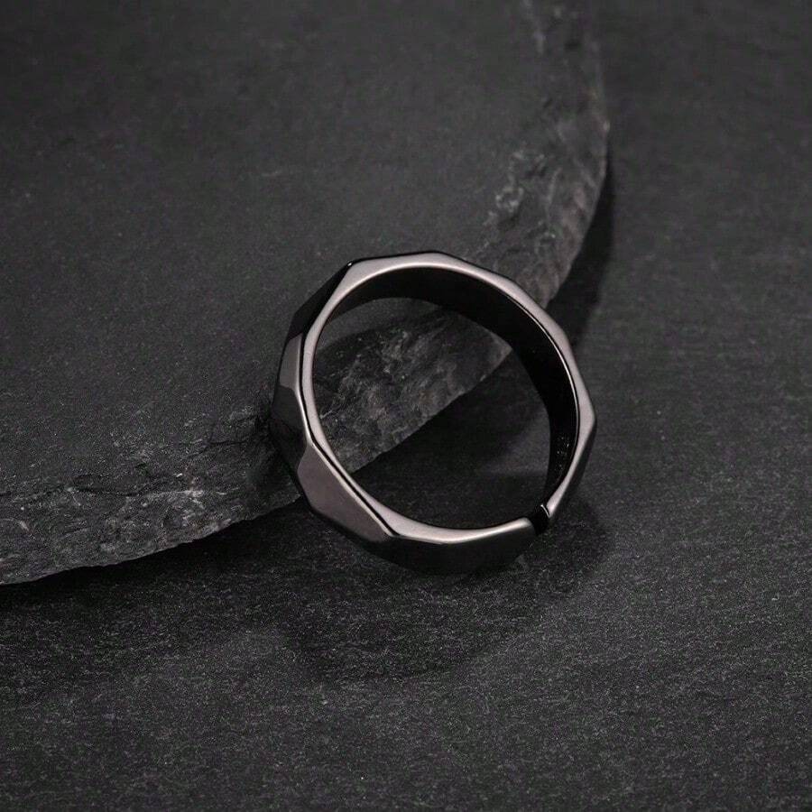 Vintage Versatile Men's Knuckle Ring Gripping Fist Defend Love Unique ...