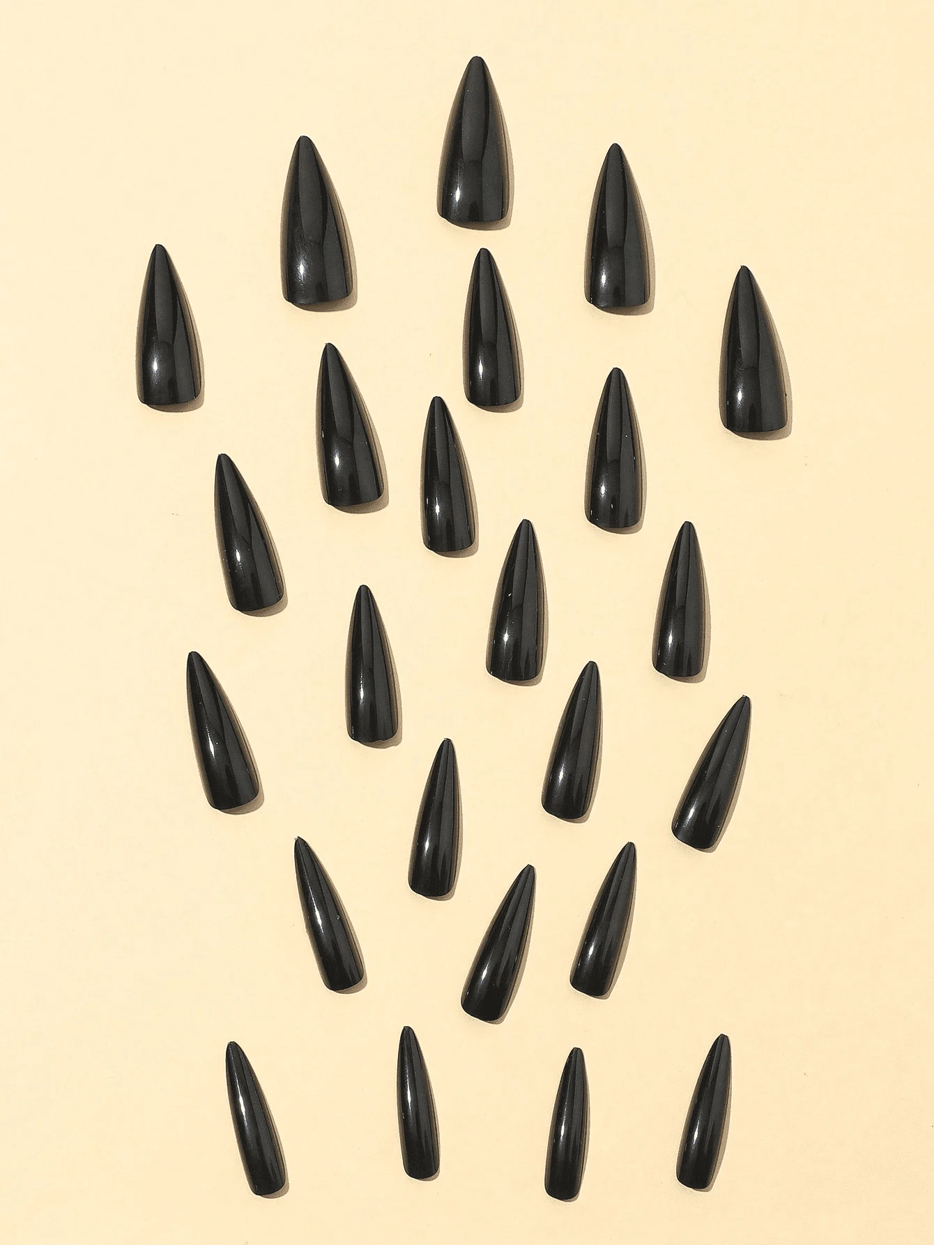 24 Pointed Fake Nails, Long, Black Glue Paste, Gothic Style Almond ...