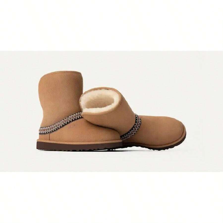 UGG UGG Classic Short Crescent 1161770 Boots Women's Chestnut Suede ...