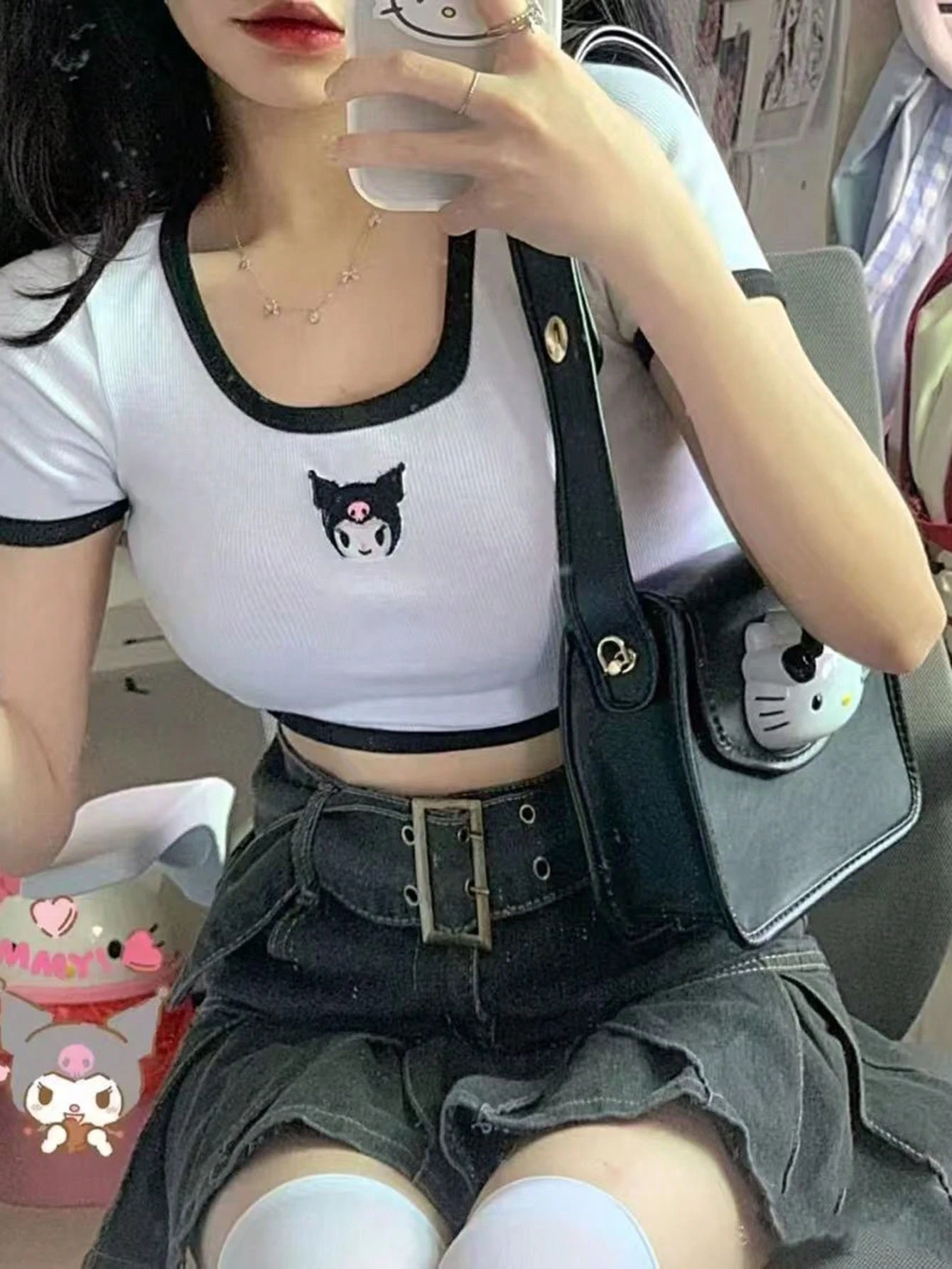 Sanrio 1 ชิ้น กระเป๋าสะพายยี่ห้อ Hello Kitty ของบริษัท Sanrio สไตล์วิน ...