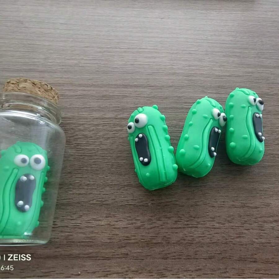 [Mini Screaming Pickle Decor] 1pc Miniature Screaming Pickle In Glass ...