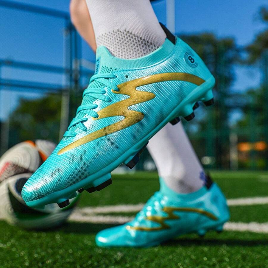 Chuteiras de Futebol Beast Island, Chuteiras de Futebol com Travas ...