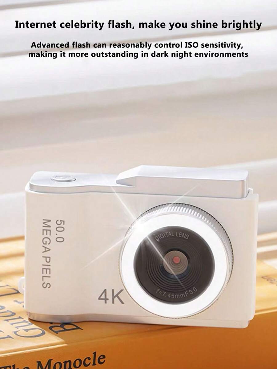 Nuova fotocamera digitale compatta mirrorless in stile vintage con ...