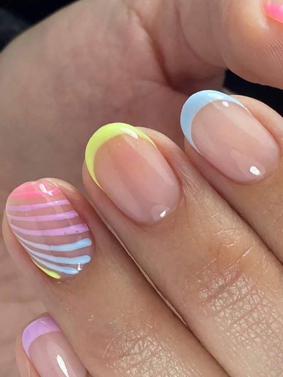 24Pcs Short Round Nails, Creative, Lovely, Simple, Colorful Stripes And ...