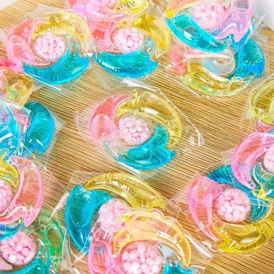 Îmbrăcăminte pentru femei și bărbați. Cumpără online articole de modă ...